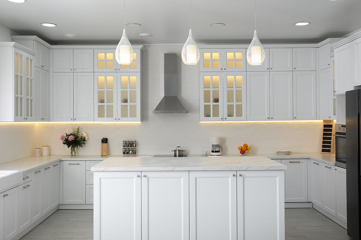 White Kitchen Cabinets and Countertops: A Style Guide
