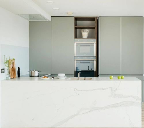 Pros & Cons of Matte Cabinets and Countertops