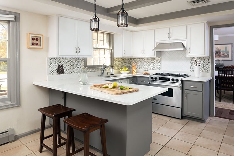 Beautiful, Customizable & Maintenance-Free Kitchen Cabinets