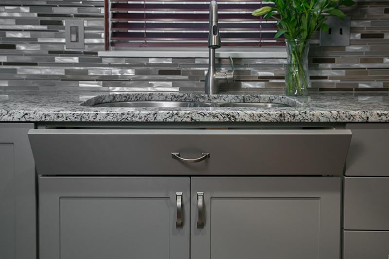 The Pros & Cons of Kitchen Tip-Out Trays